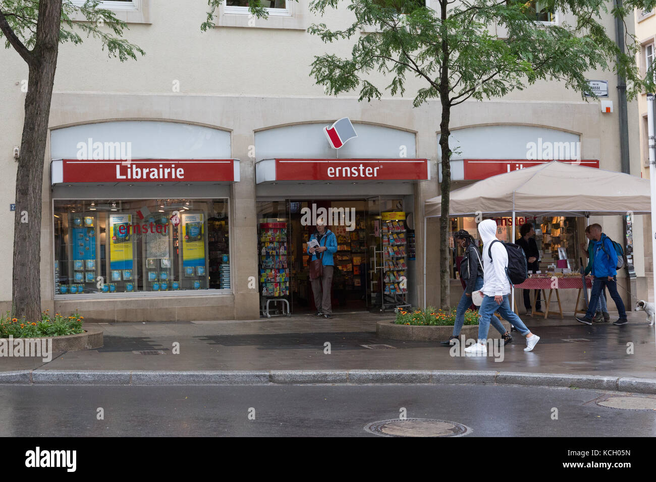 Ernster hi-res stock photography and images - Alamy