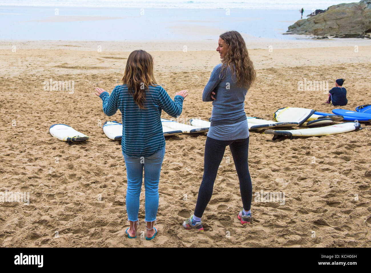 Women talking on the beach hi-res stock photography and images - Alamy