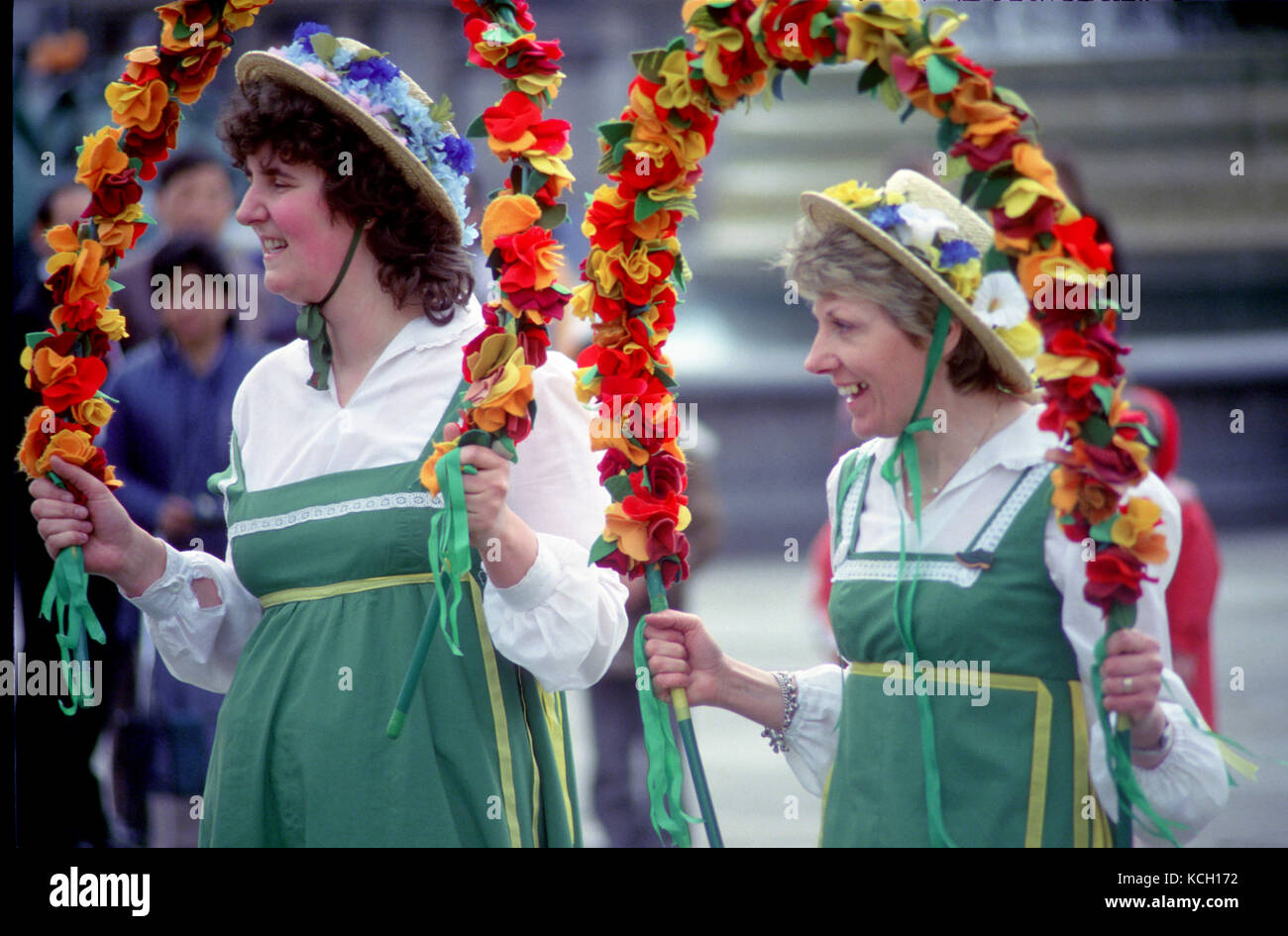 Women 1980s dancing hi-res stock photography and images - Alamy