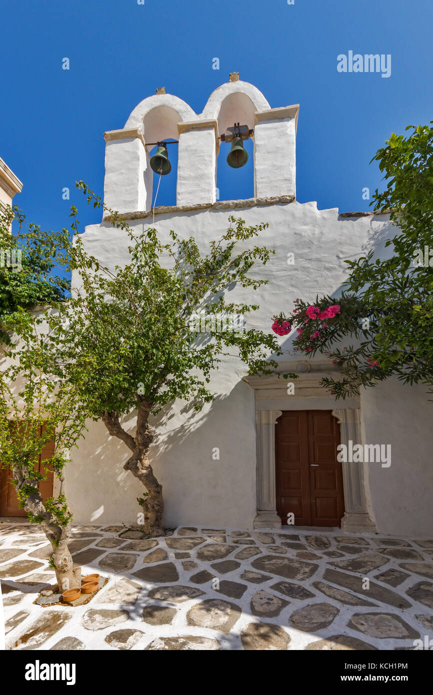 White church in Parakia, Paros island, Cyclades, Greece Stock Photo - Alamy