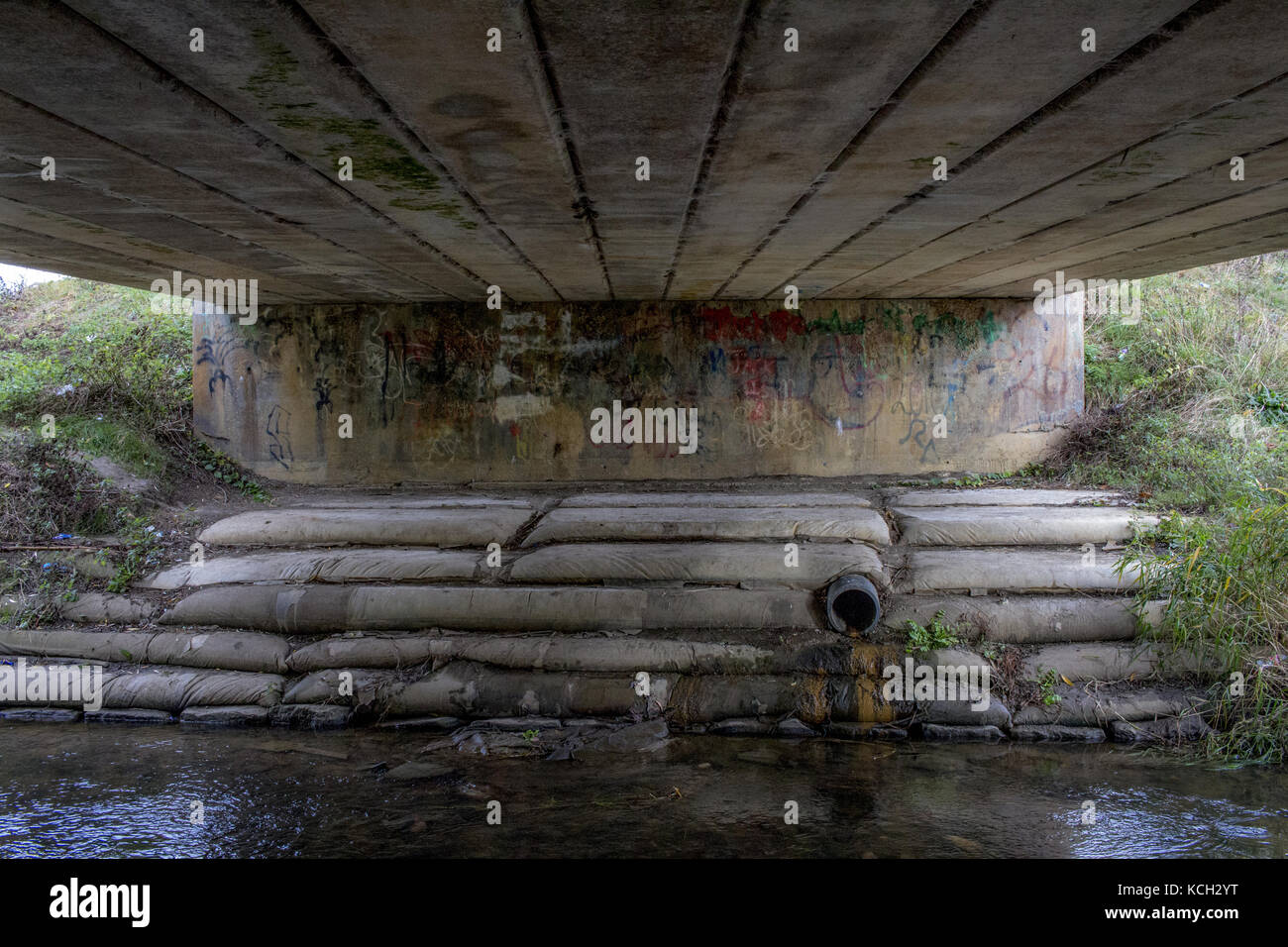 Drain bridge hi-res stock photography and images - Alamy