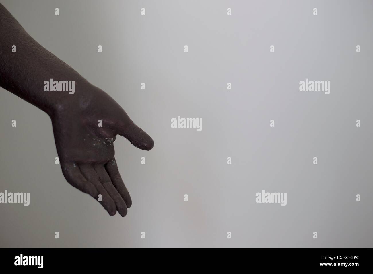 Giving a helping hand hi-res stock photography and images - Alamy