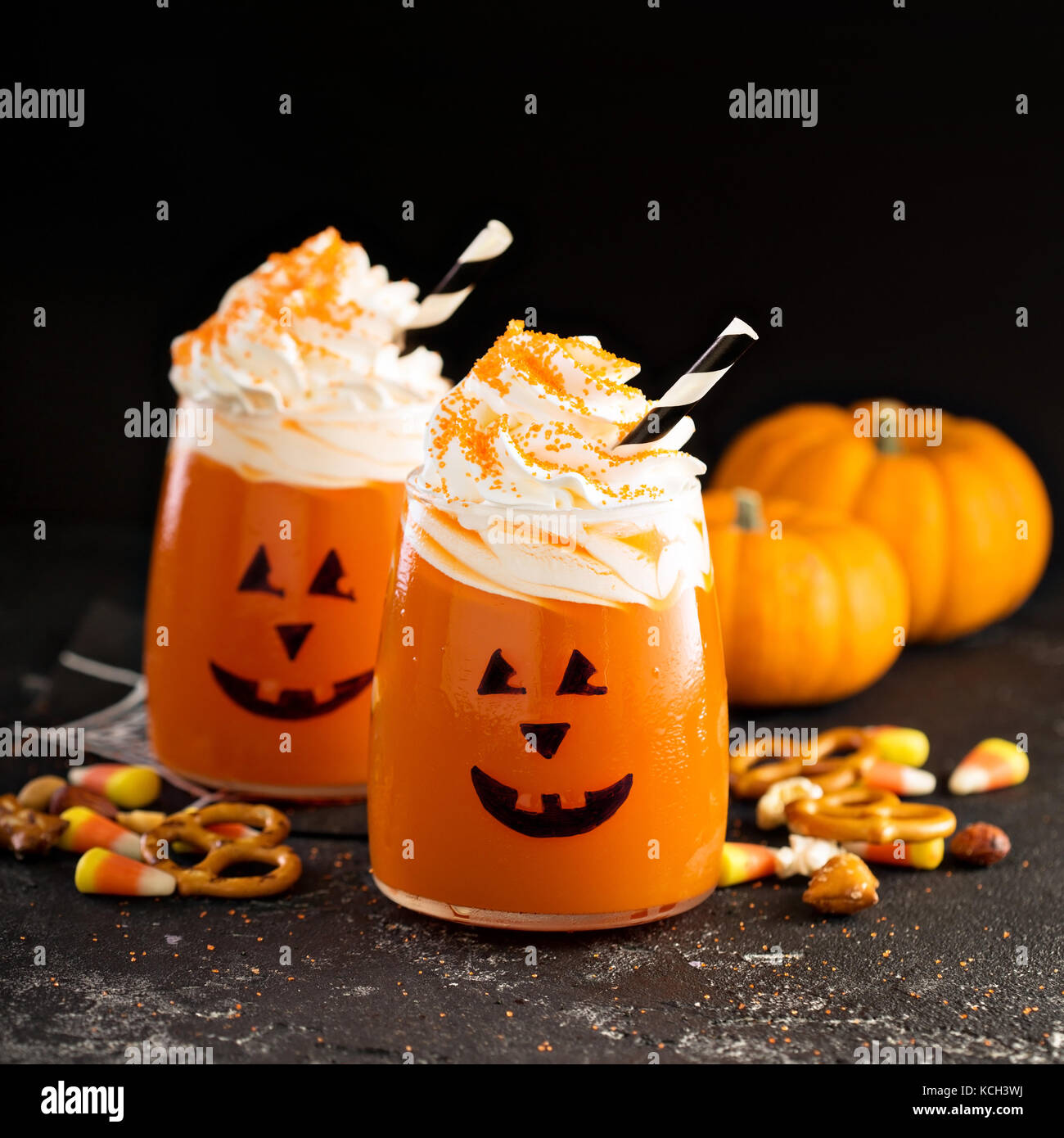 Halloween cold cocktail or drink with jack o'lantern face Stock Photo ...