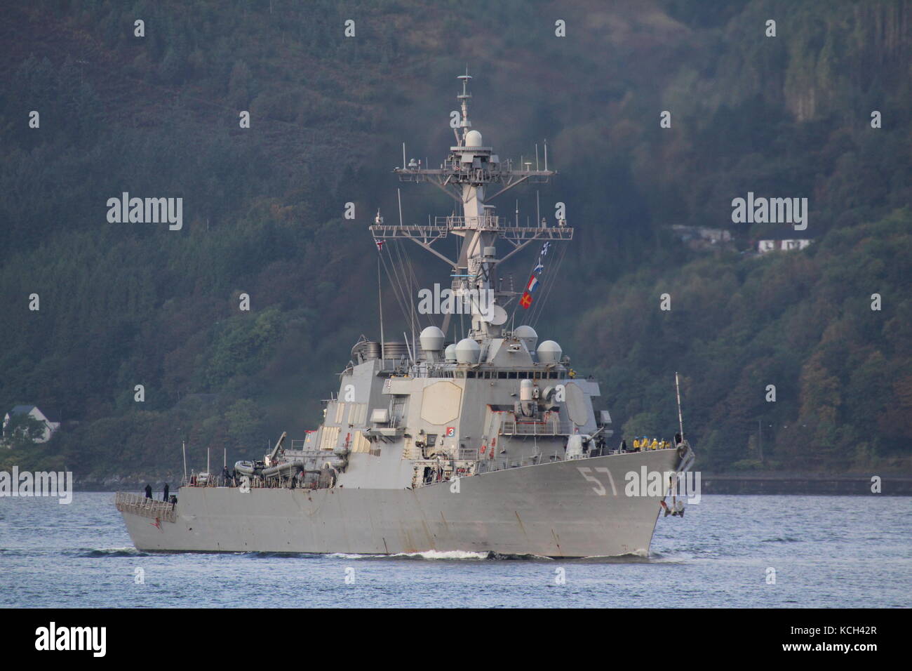 USS Mitscher (DDG-57), an Arleigh Burke-class guided missile destroyer ...