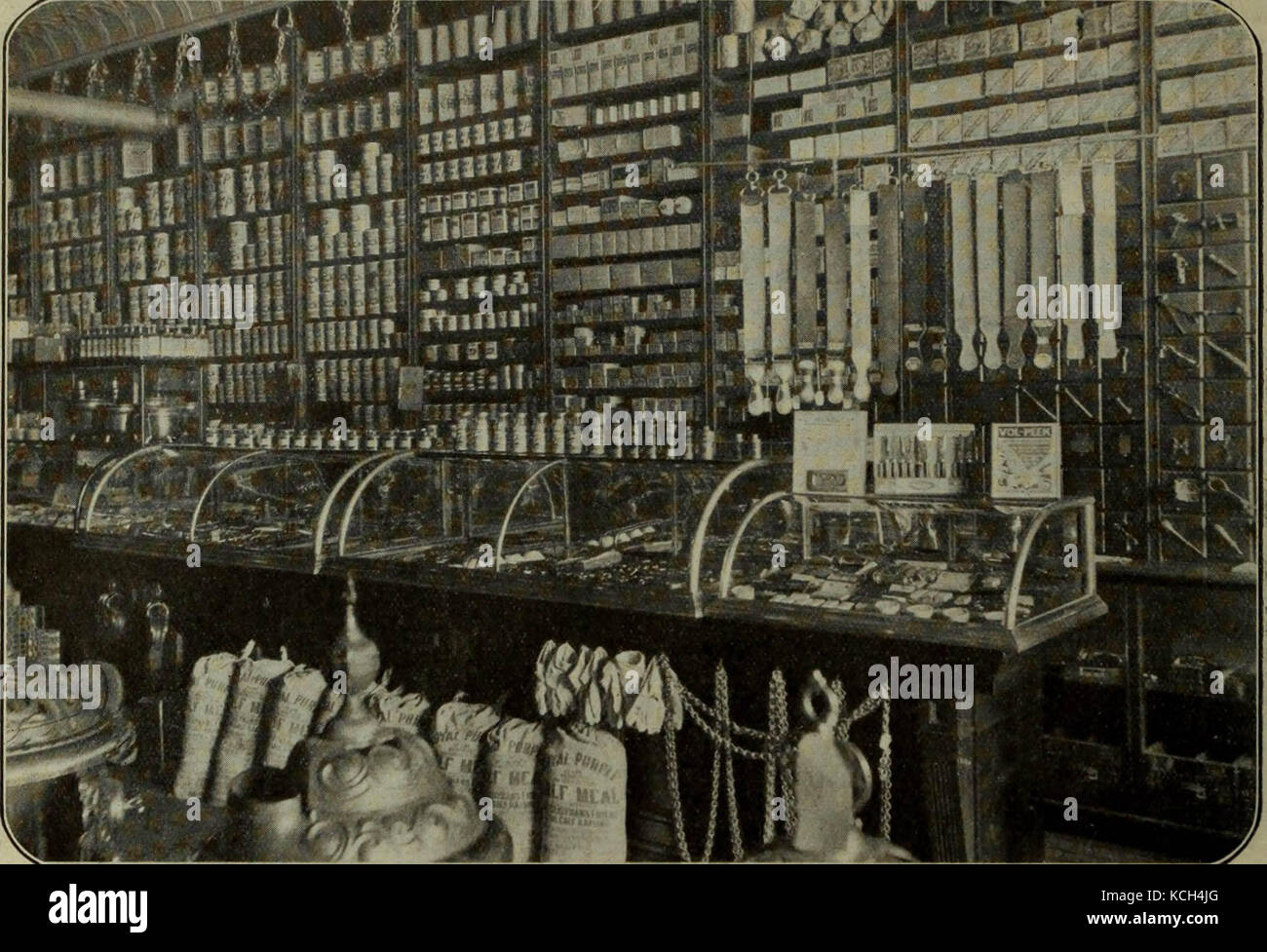 "Hardware merchandising September-December 1919" (1919 Stock Photo - Alamy