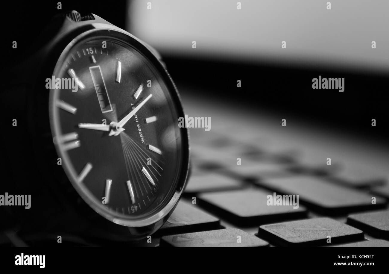 Fast moving clock hi-res stock photography and images - Alamy