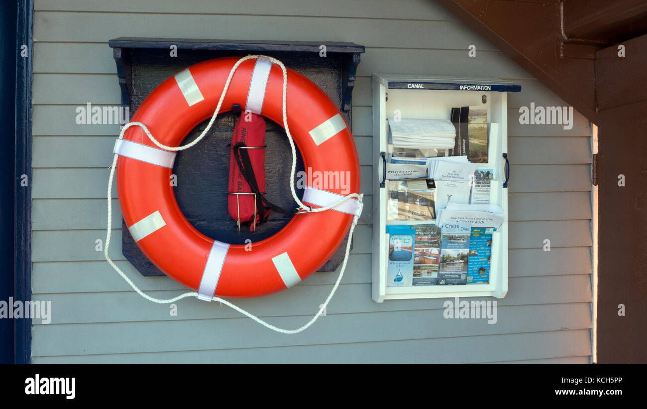 Lift bridge operators shack on Erie Canal Stock Photo - Alamy