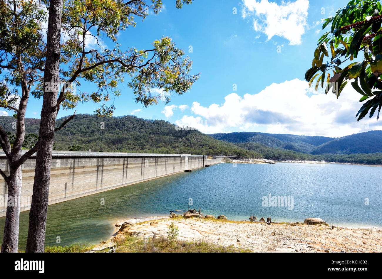 Tinaroo Falls Dam is an ungated concrete gravity dam across the Barron ...