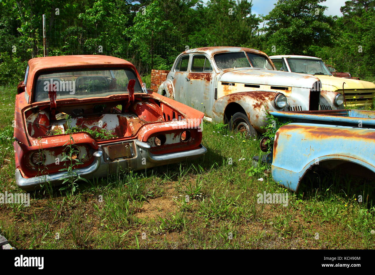 Rusty cars hi-res stock photography and images - Alamy
