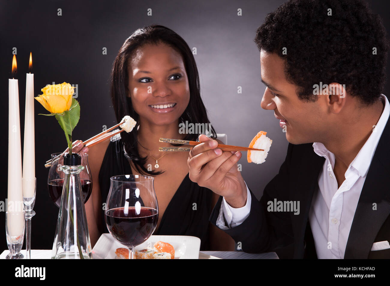 Romantic couple sharing hi-res stock photography and images - Alamy