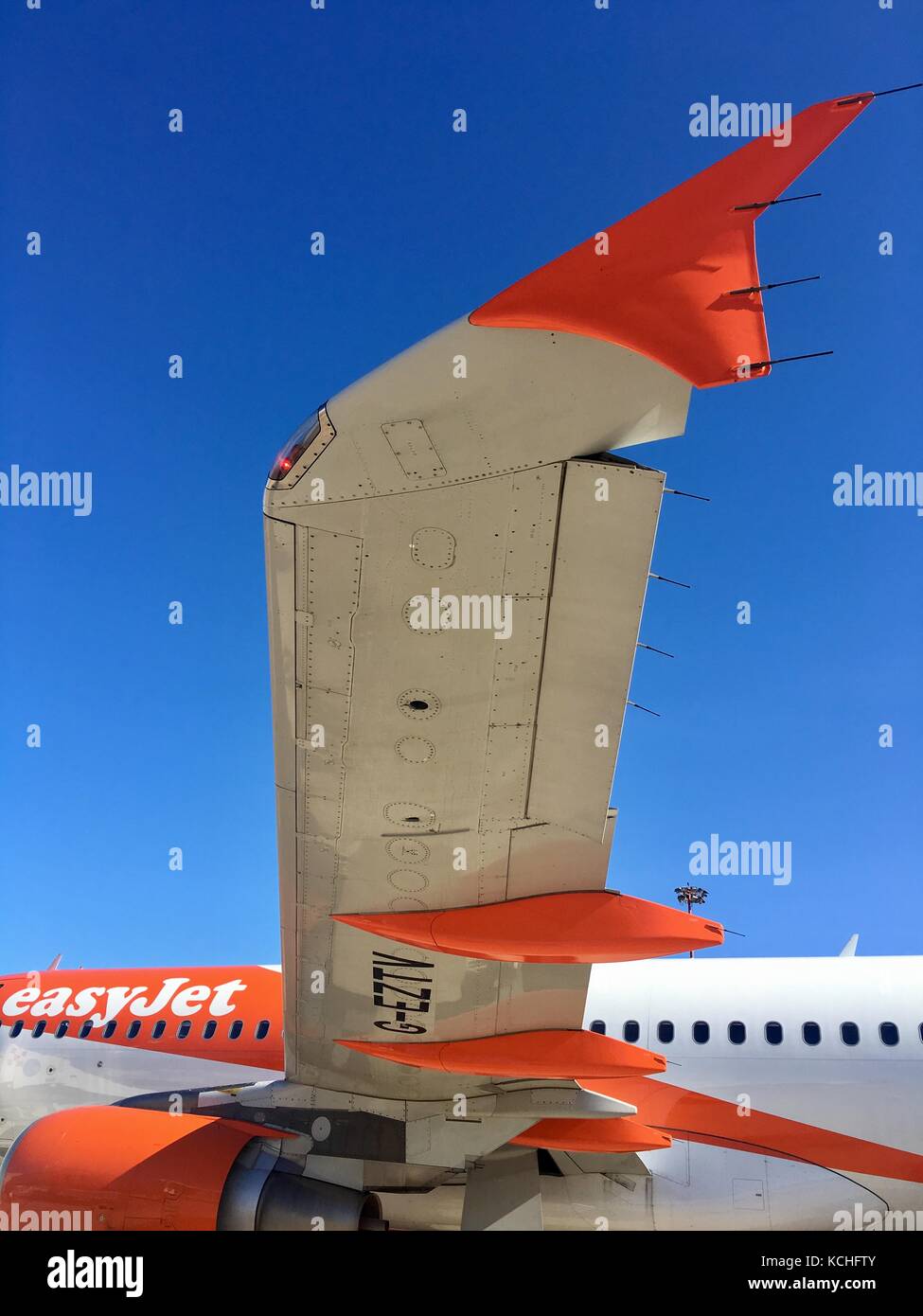 Easyjet safety hi-res stock photography and images - Alamy