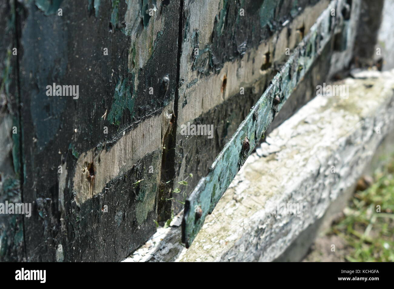 door falling apart Stock Photo - Alamy