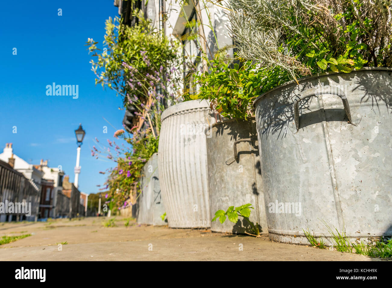 Zinc container hi-res stock photography and images - Alamy