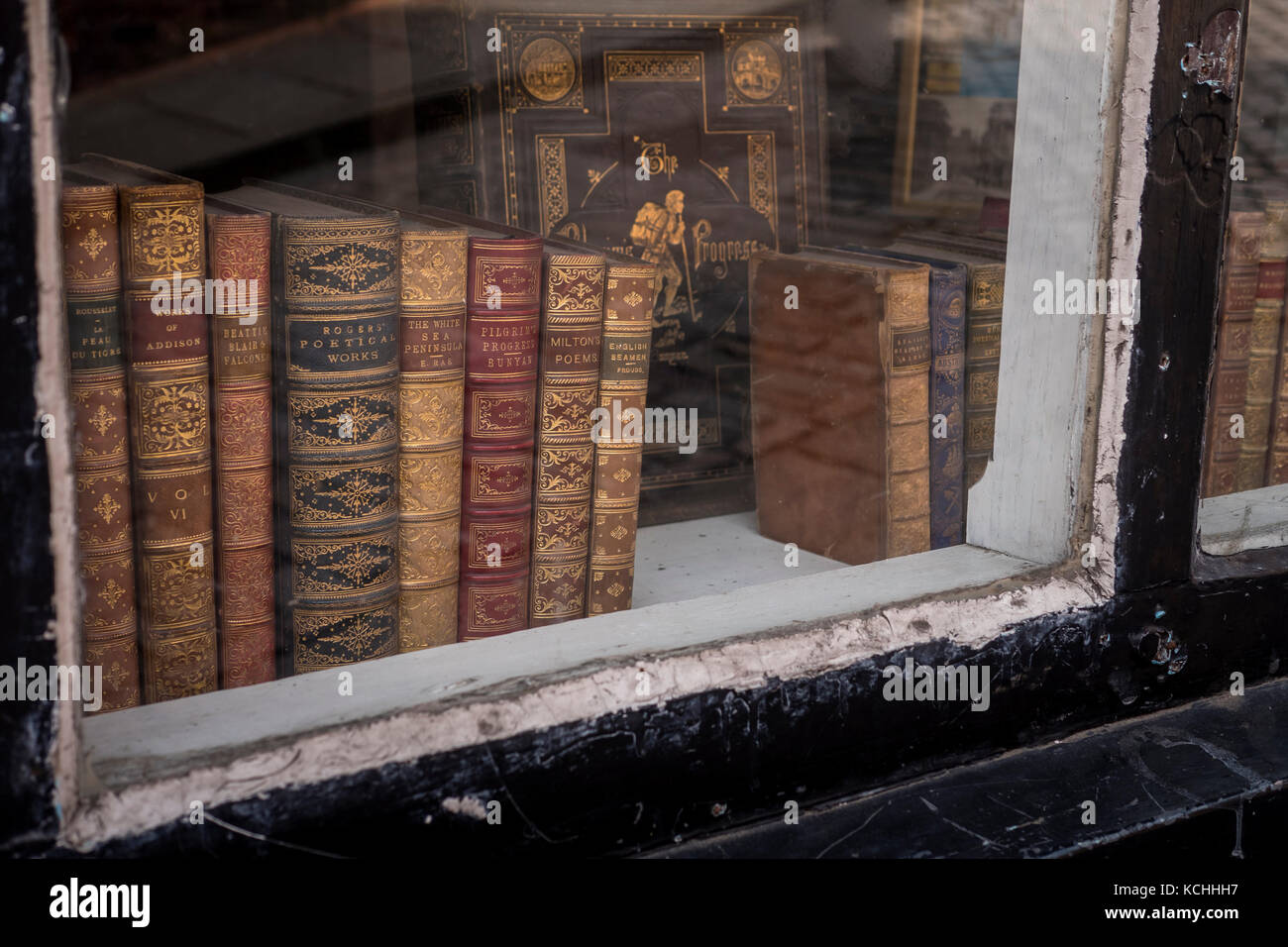 Old book shop facade hi-res stock photography and images - Alamy