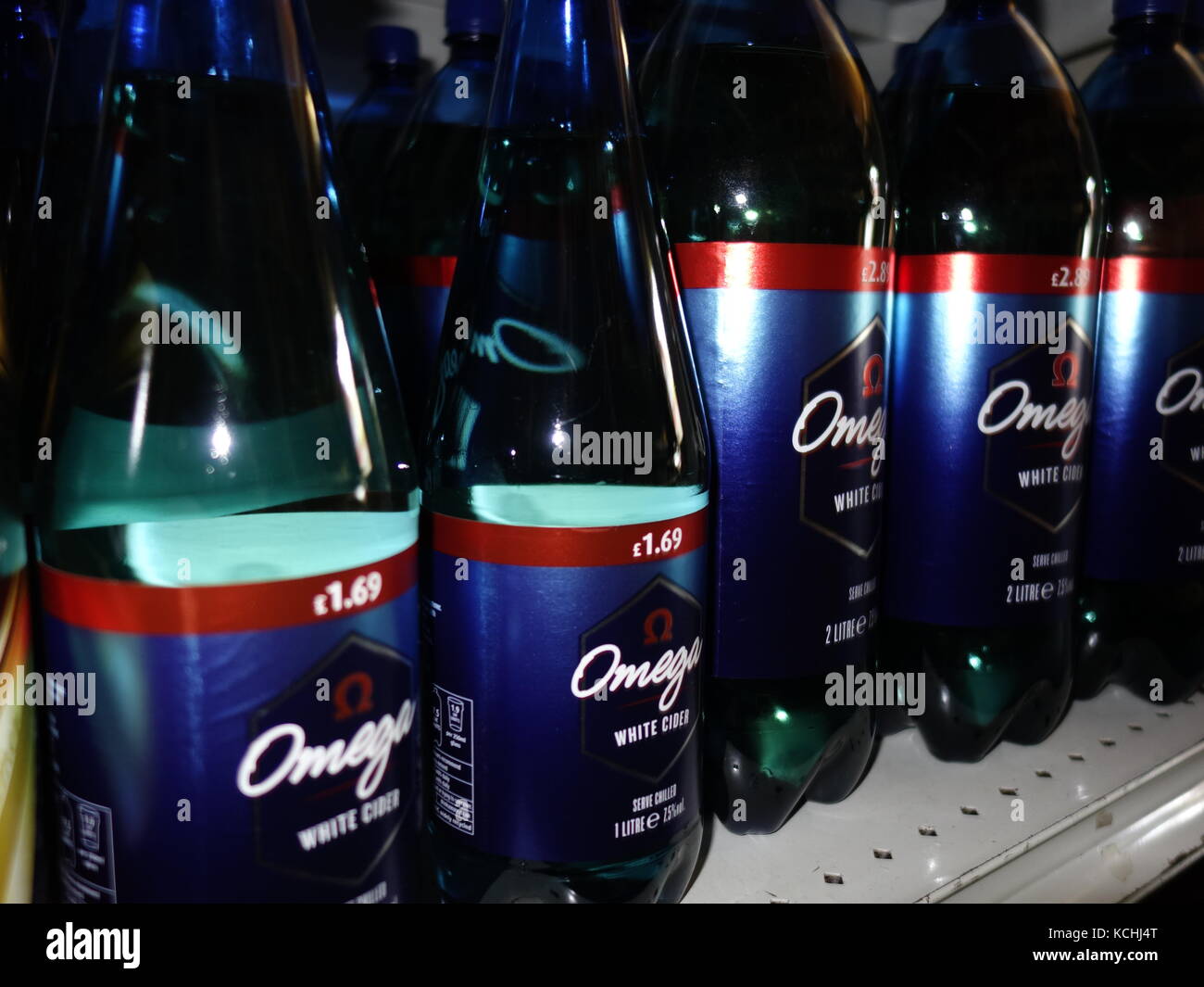 Vintage Soft Drink Bottles High Resolution Stock Photography and Images ...