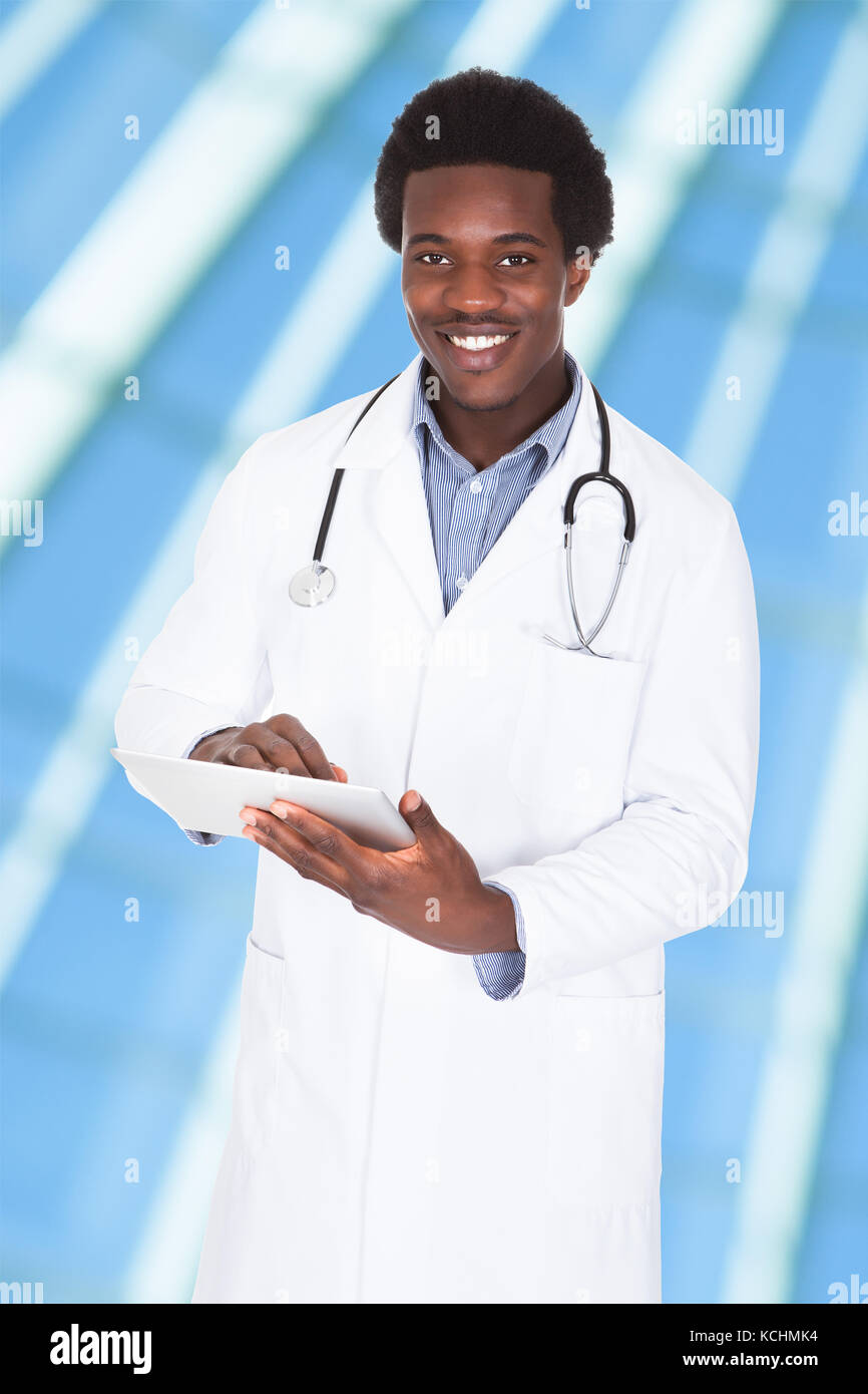 African doctor hi-res stock photography and images - Alamy