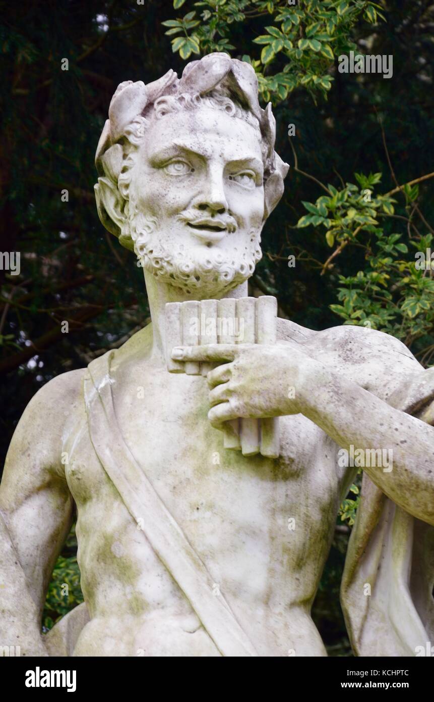 Musical roman statue hi-res stock photography and images - Alamy