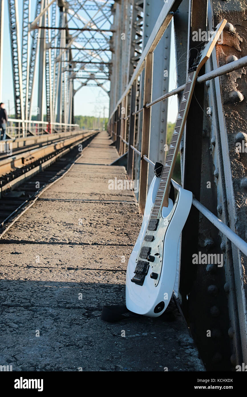 Dark train track pattern hi-res stock photography and images - Alamy