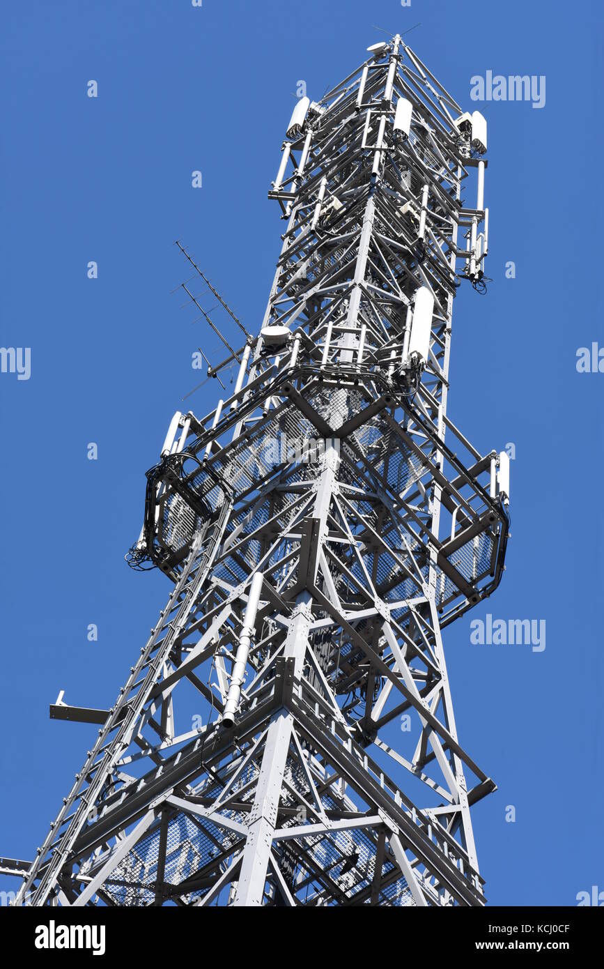 Mobile network tower hi-res stock photography and images - Alamy