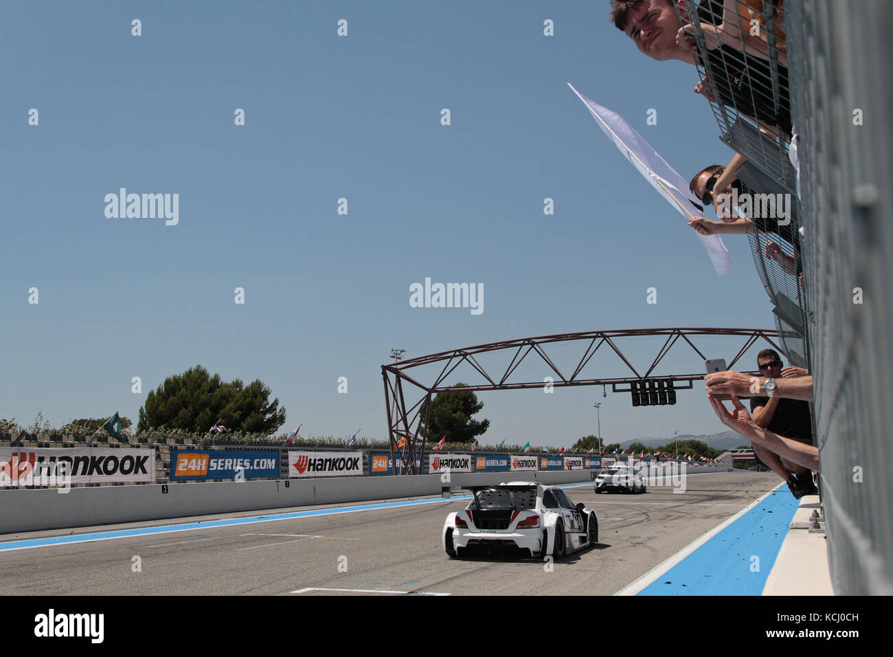 Series circuit hi-res stock photography and images - Alamy