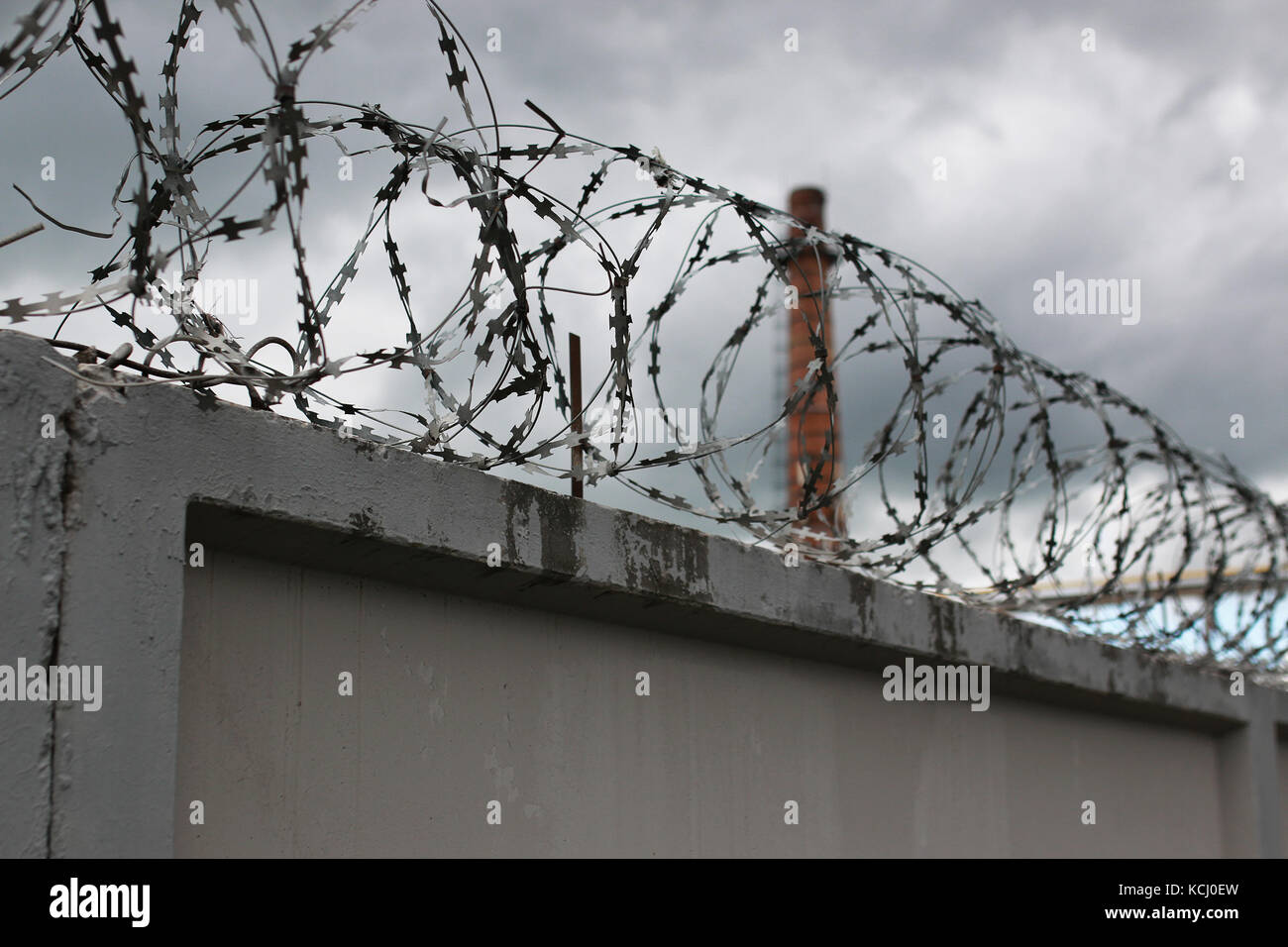 Security system using wire fences Stock Photo - Alamy