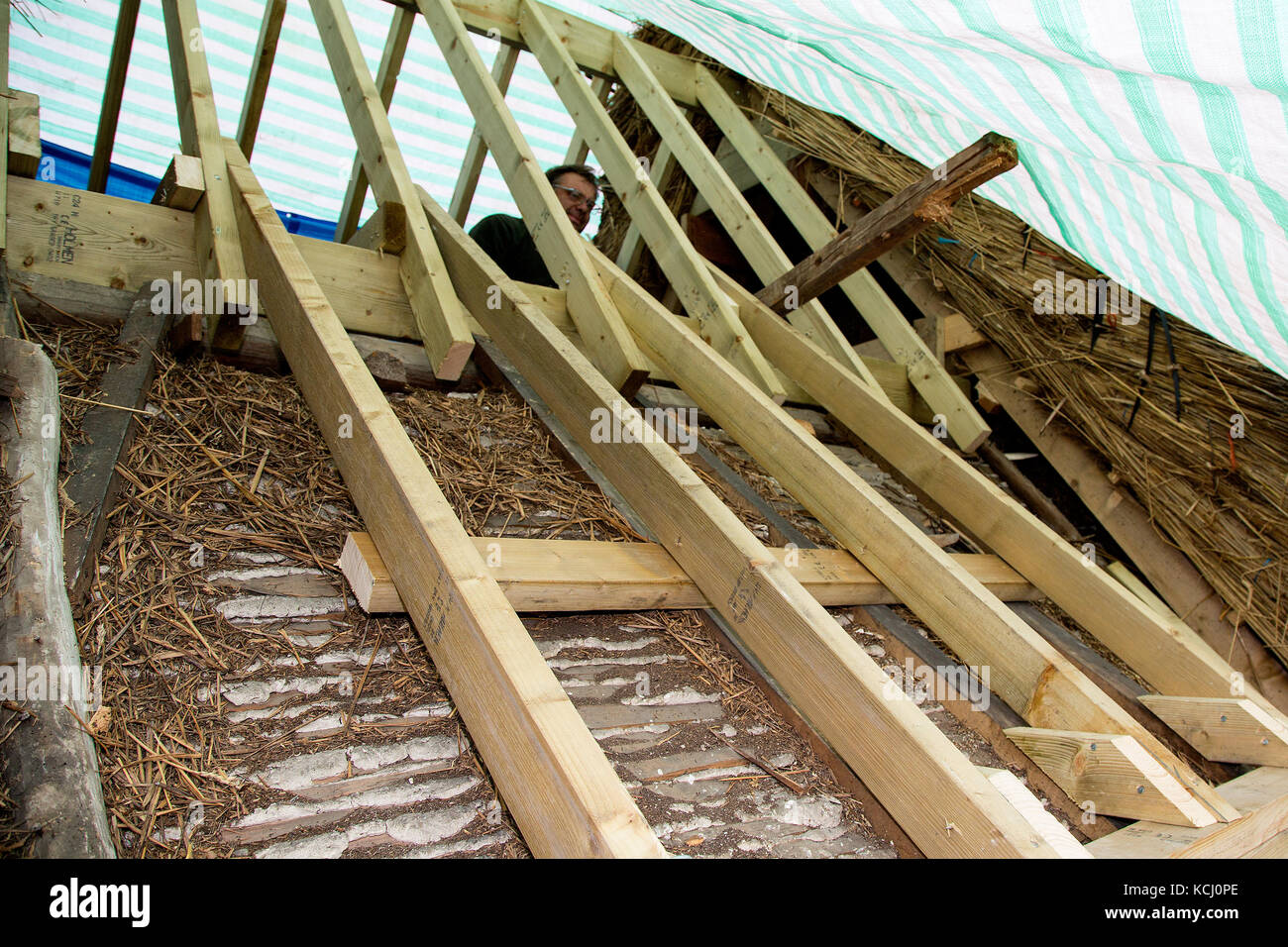 Straw thatch thatching tools hi-res stock photography and images - Alamy