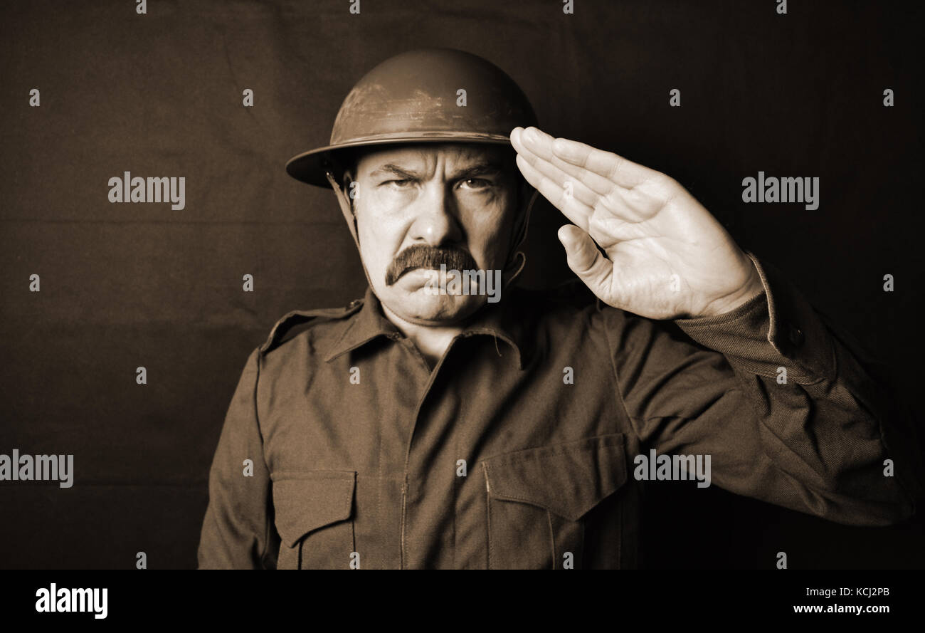 Soldier standing alone hi-res stock photography and images - Alamy