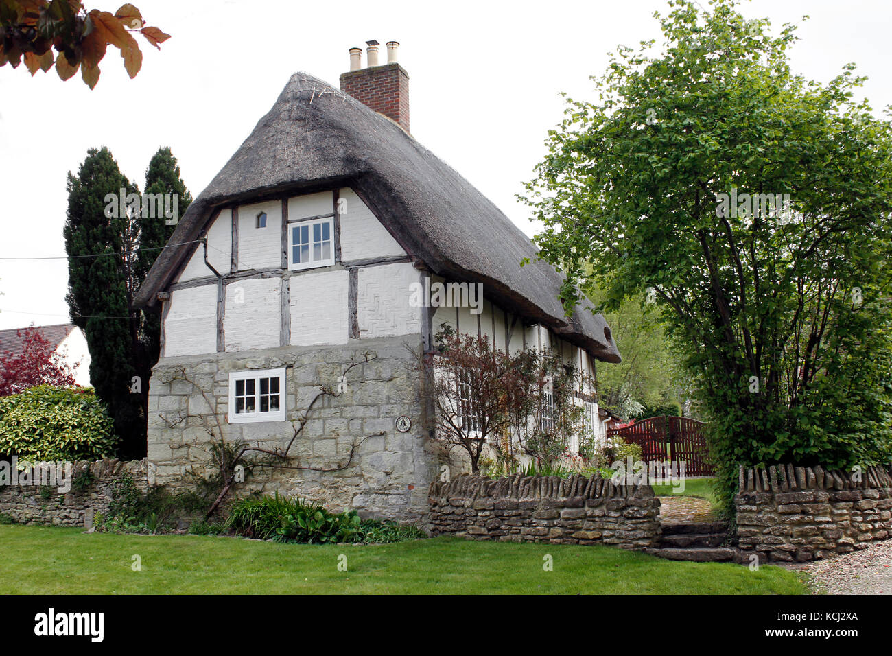 17th century english architecture hi-res stock photography and images ...