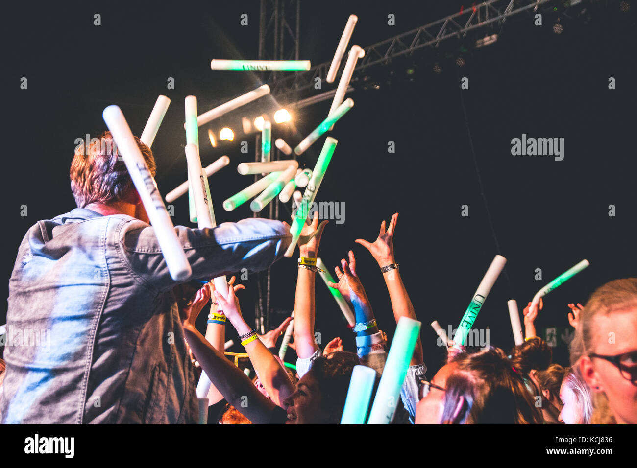 Party lights thrown in to the crowd Stock Photo - Alamy