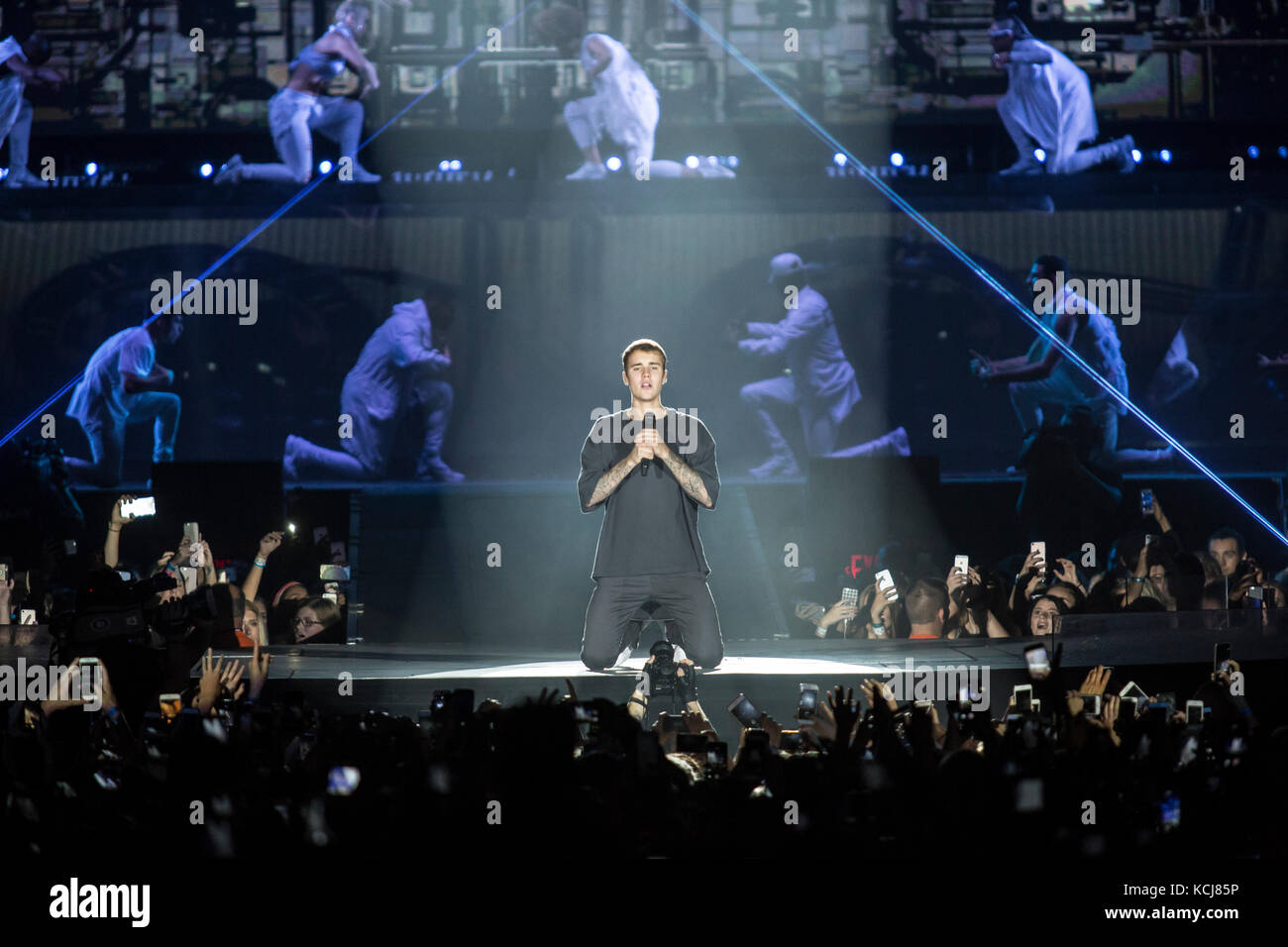 The Canadian singer and songwriter Justin Bieber performs a live ...