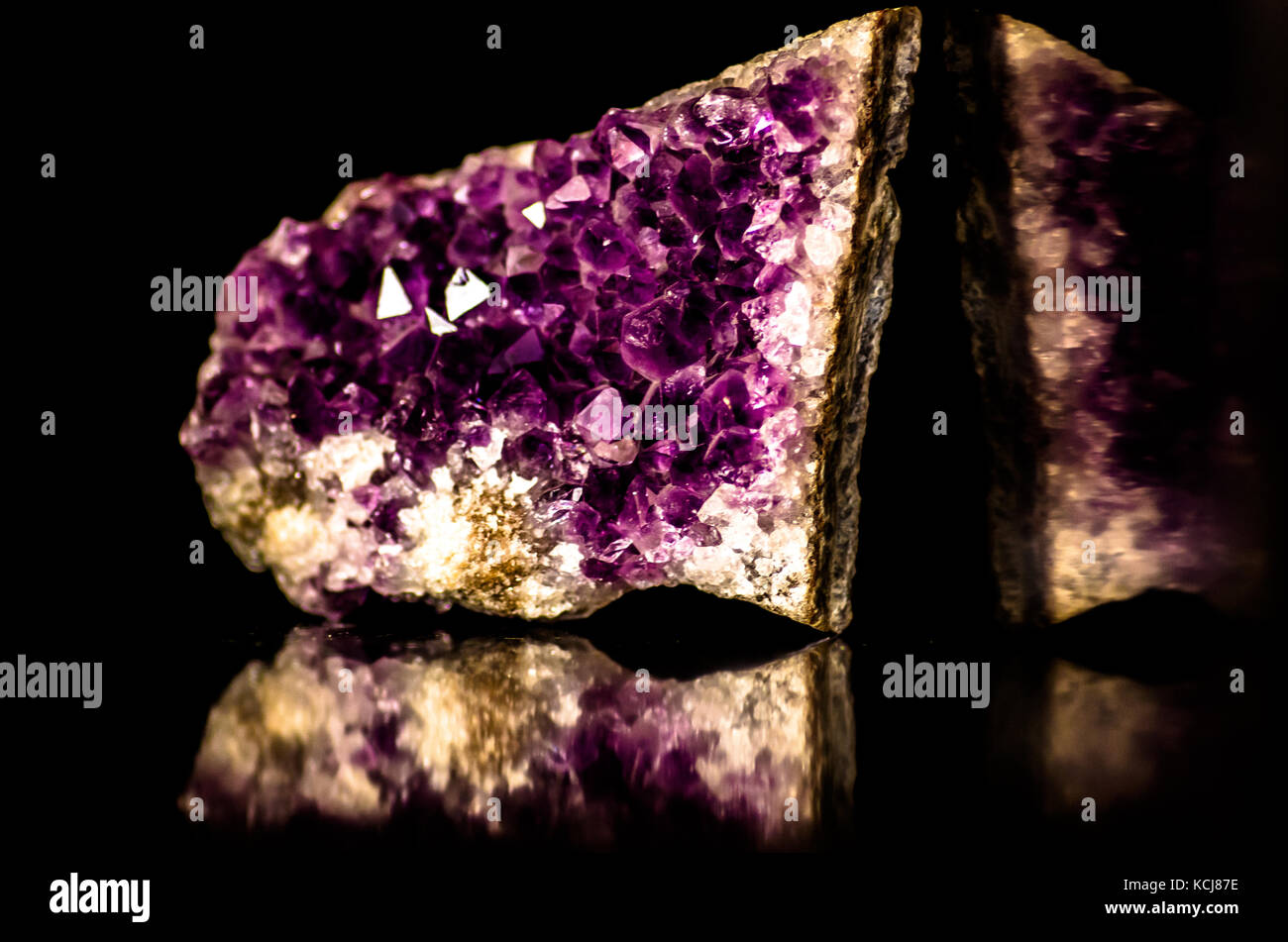 Amethyst crystal hi-res stock photography and images - Alamy