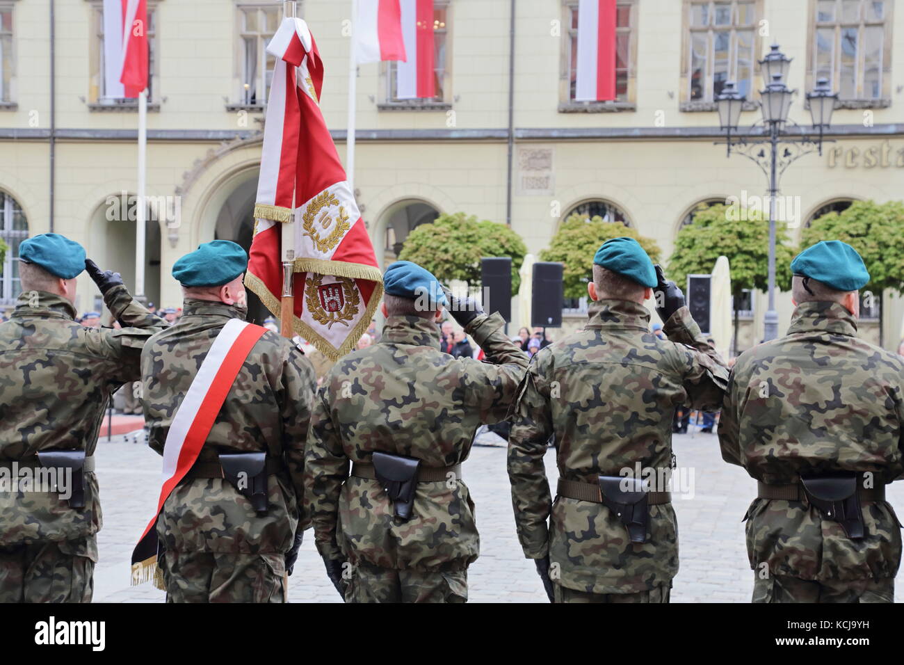 Polish army officers in green uniforms on a parade Stock Photo - Alamy