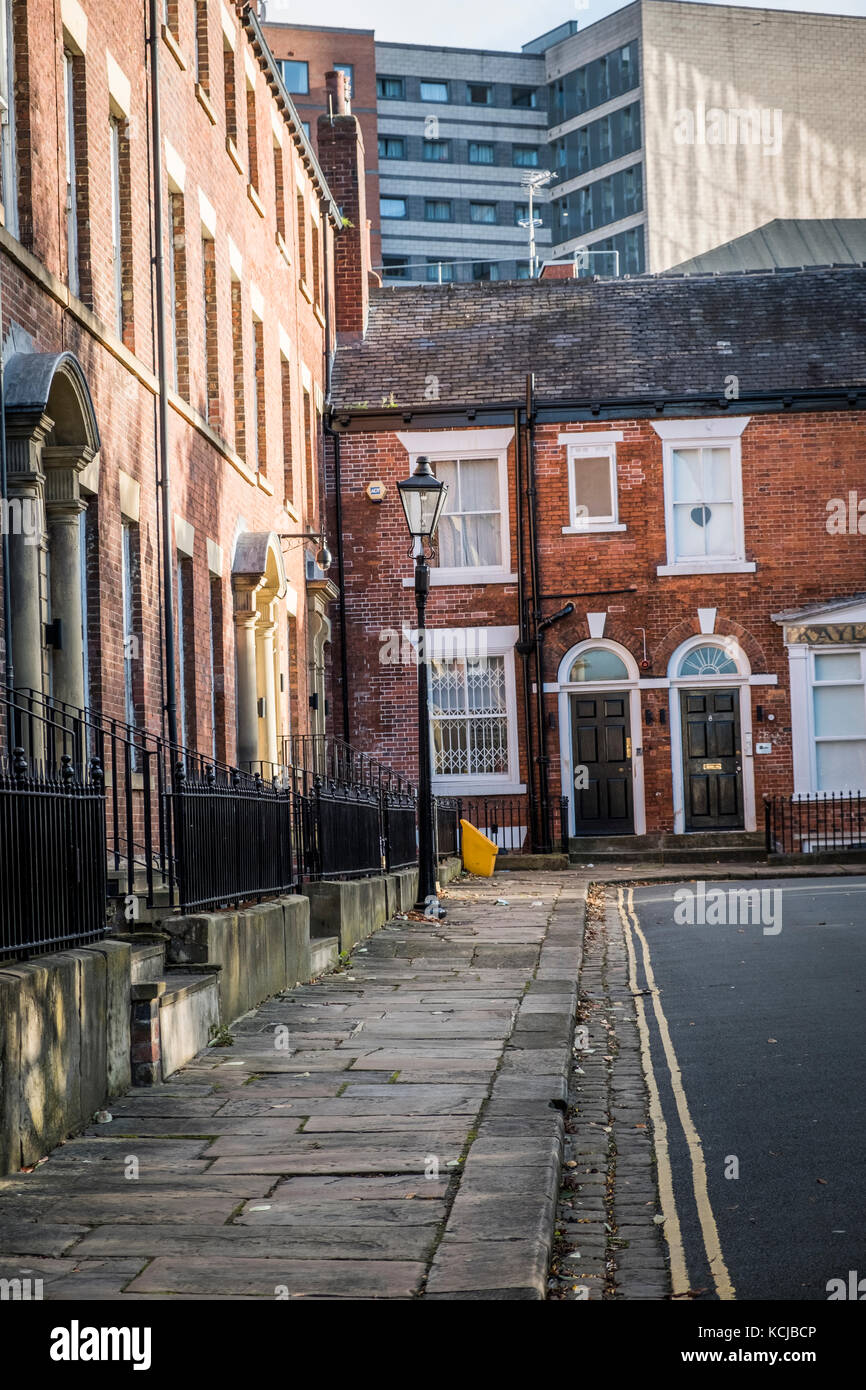 Properties in Queen Square, Leeds, City Centre, West Yorkshire Stock ...