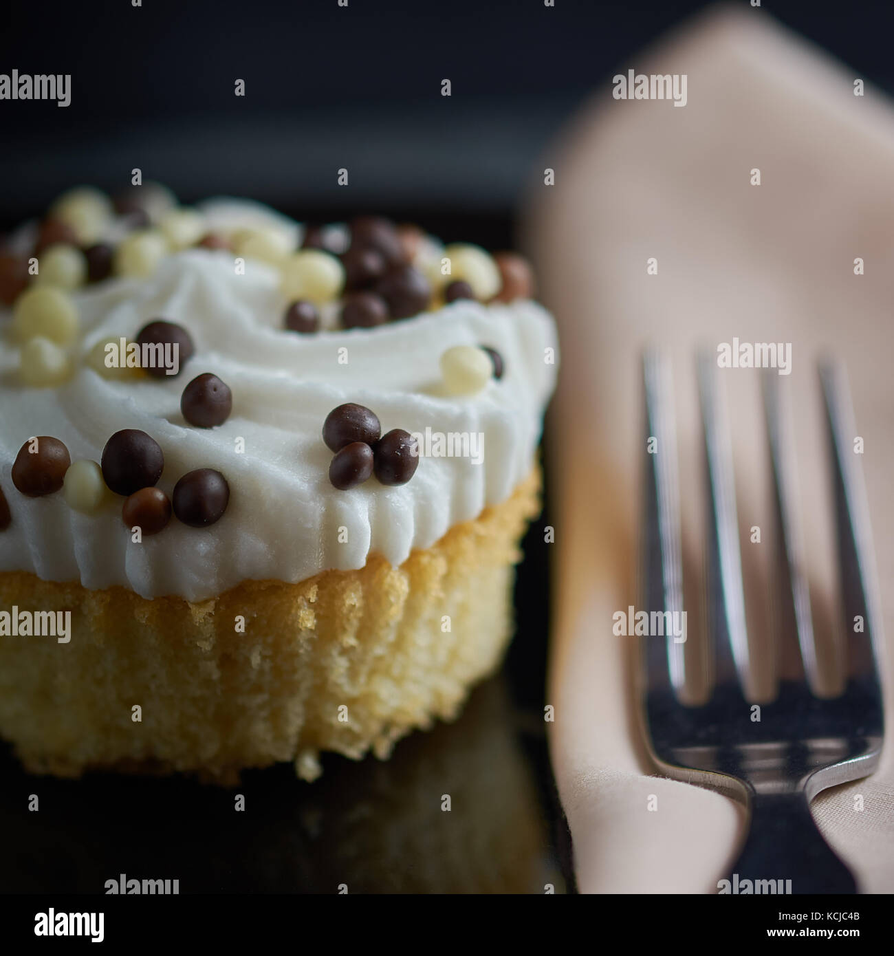 Celebration cake iced hi-res stock photography and images - Alamy