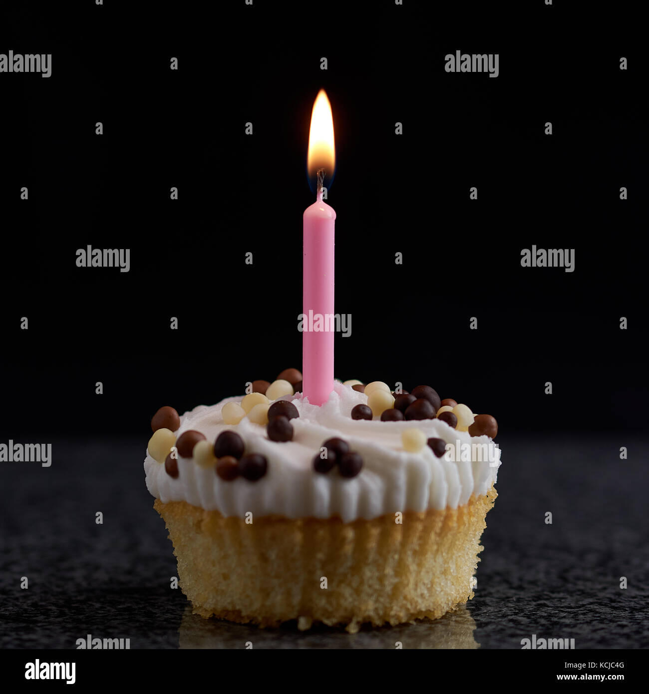 Birthday cake one candle hi-res stock photography and images - Alamy