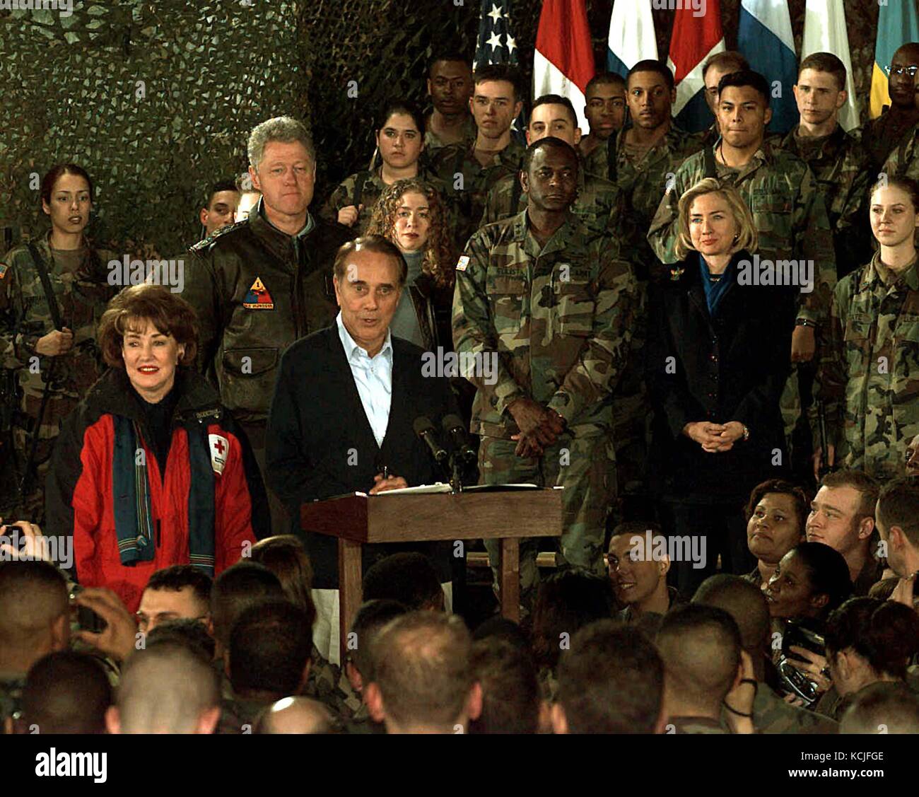 Former United States Senator Bob Dole (Republican of Kansas) talks to ...