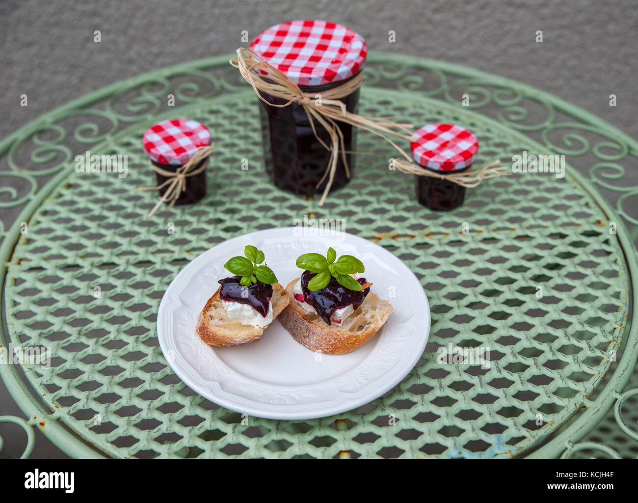 Sweet homemade dessert berry hi-res stock photography and images - Alamy