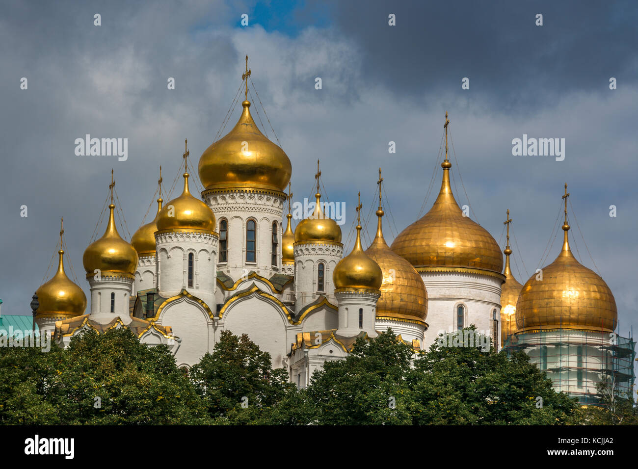 Onion domes of Kremlin Cathedrals in Moscow,Russia Stock Photo - Alamy