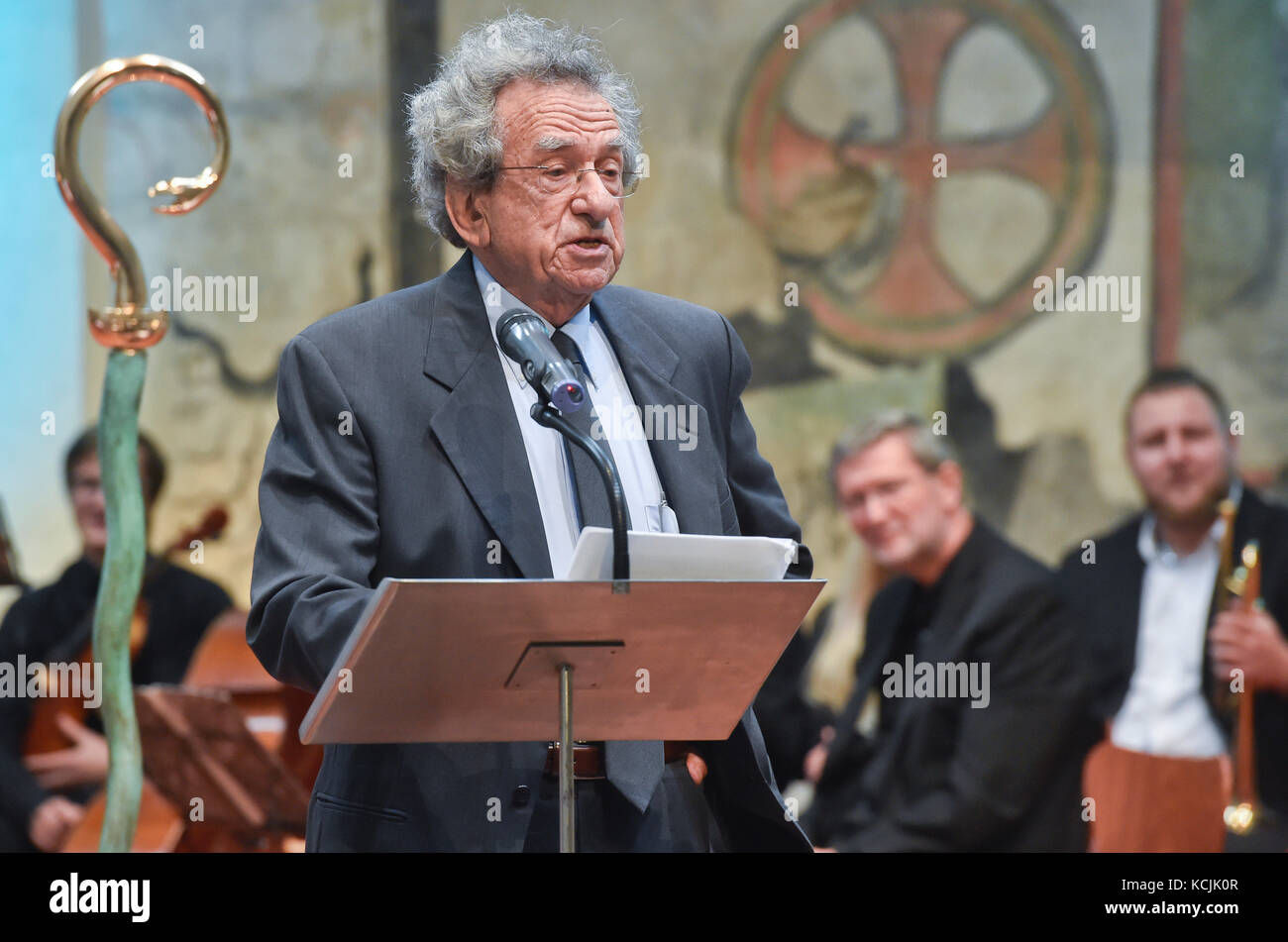 US physicist Nathaniel David Mermin received The Vision 97 Award in ...