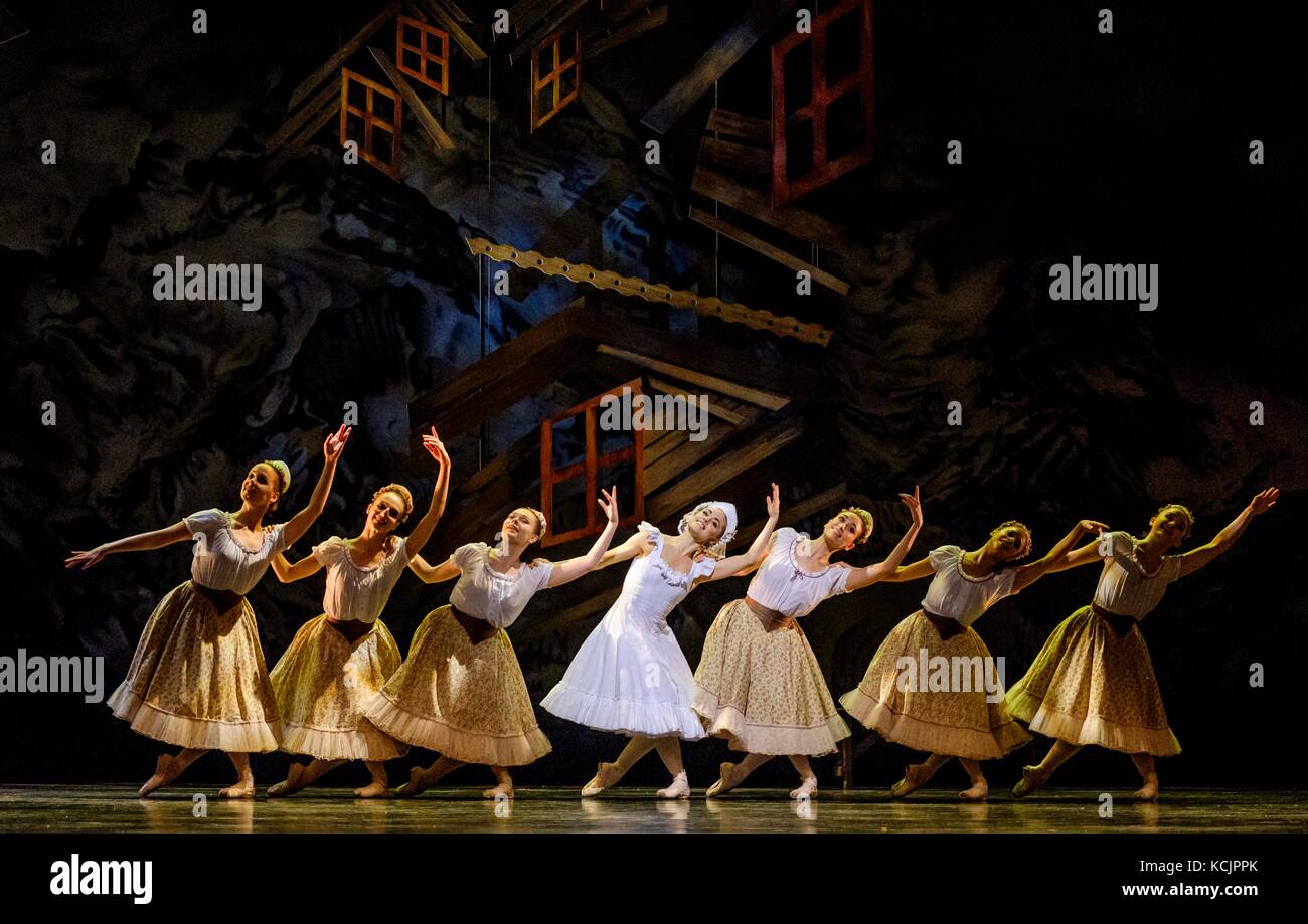 Kenneth macmillan ballet hi-res stock photography and images - Alamy
