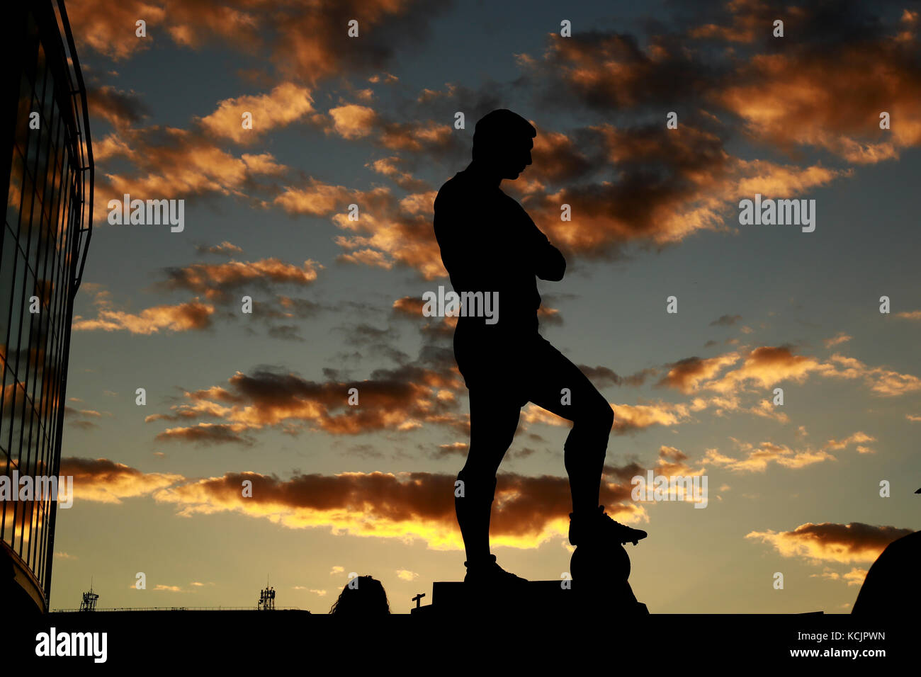Wembley, UK. 05th Oct, 2017. The Bobby Moore stature silhouetted ...
