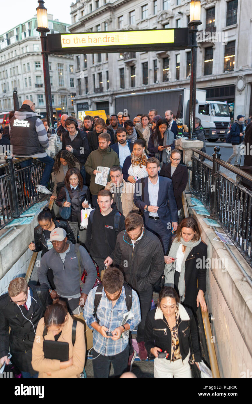 Tube overcrowding: Oxford Circus, London UK. 5th October, 2017. London ...