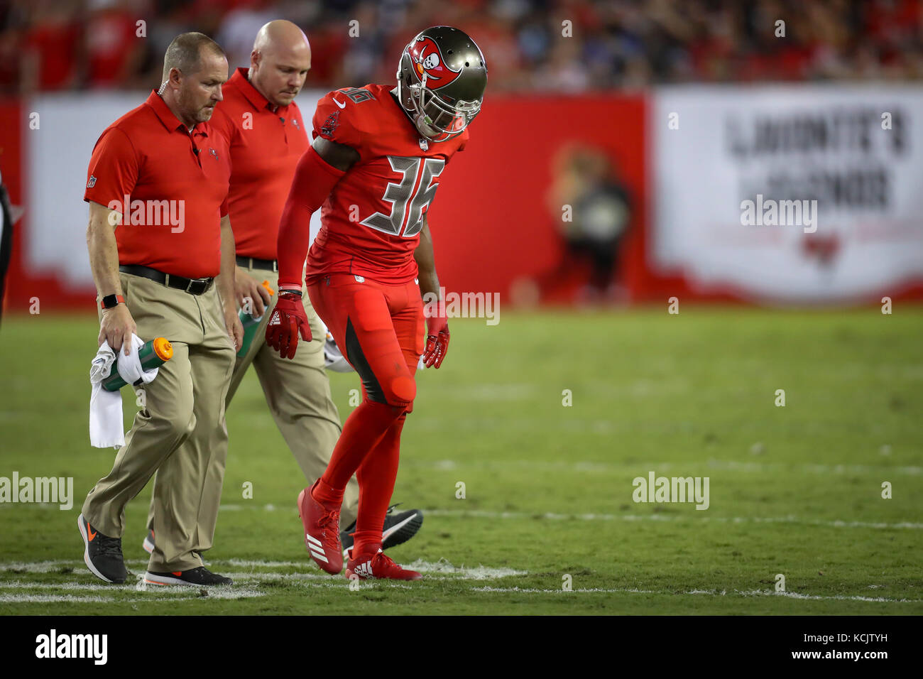 Tampa, Florida, USA. 5th Oct, 2017. MONICA HERNDON | Times.Tampa Bay ...