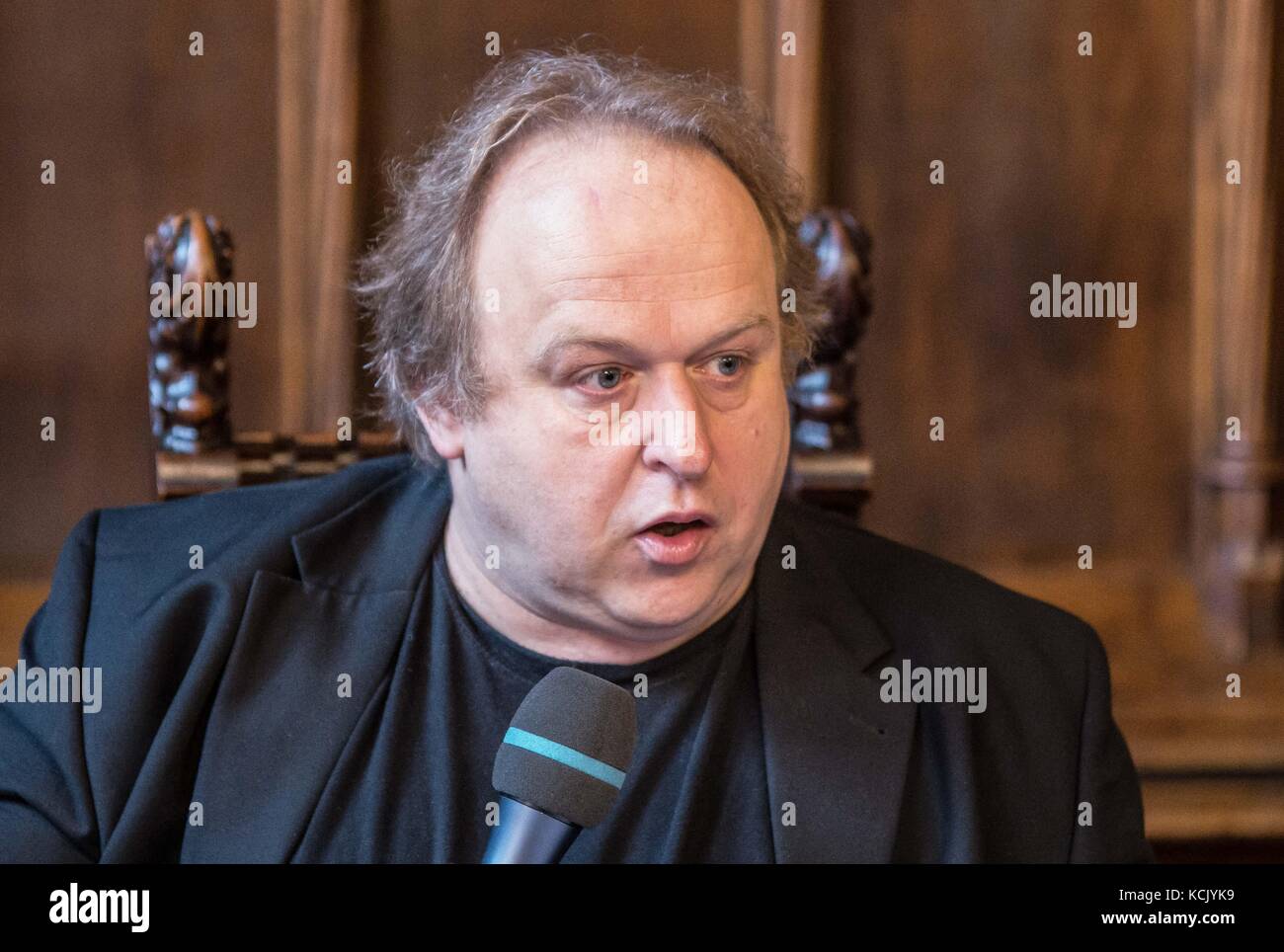 Office professor dr hi-res stock photography and images - Alamy