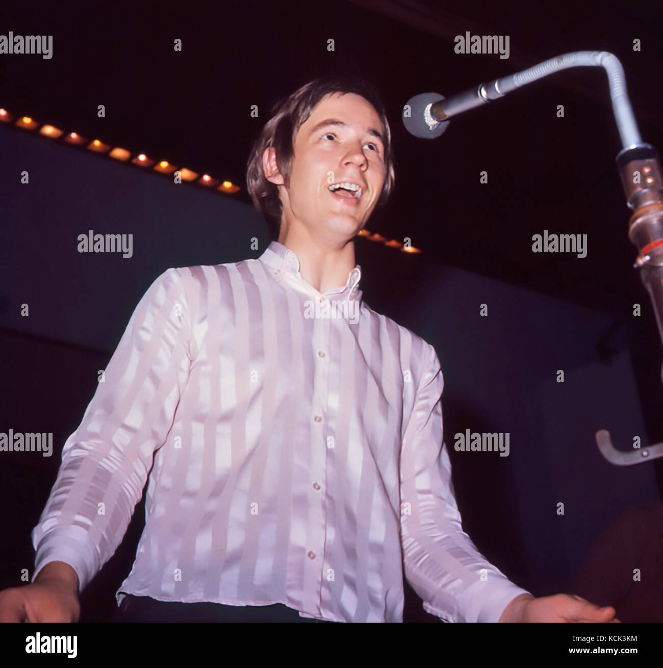 ANDY FAIRWEATHER LOW lead singer with pop group Amen Corner in 1968 ...