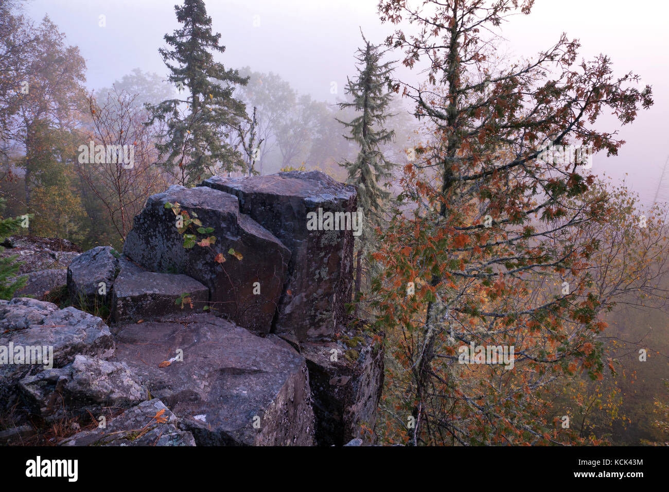 Granite outcropping hi-res stock photography and images - Alamy