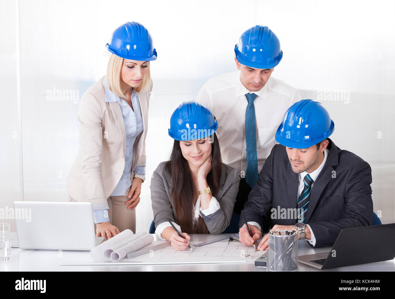 Professional group engineer people hi-res stock photography and images ...