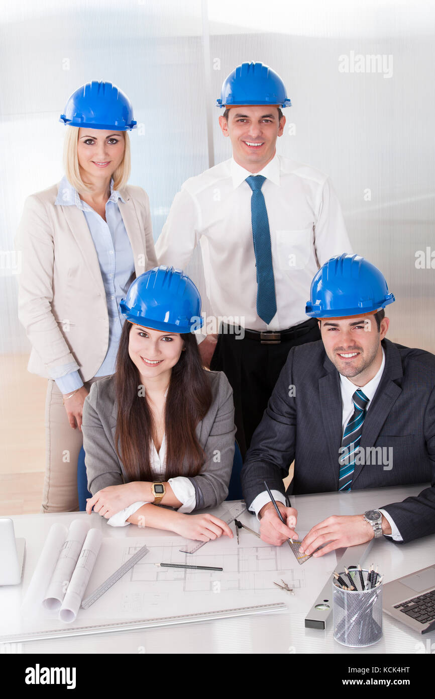 Group of people construction project hi-res stock photography and ...