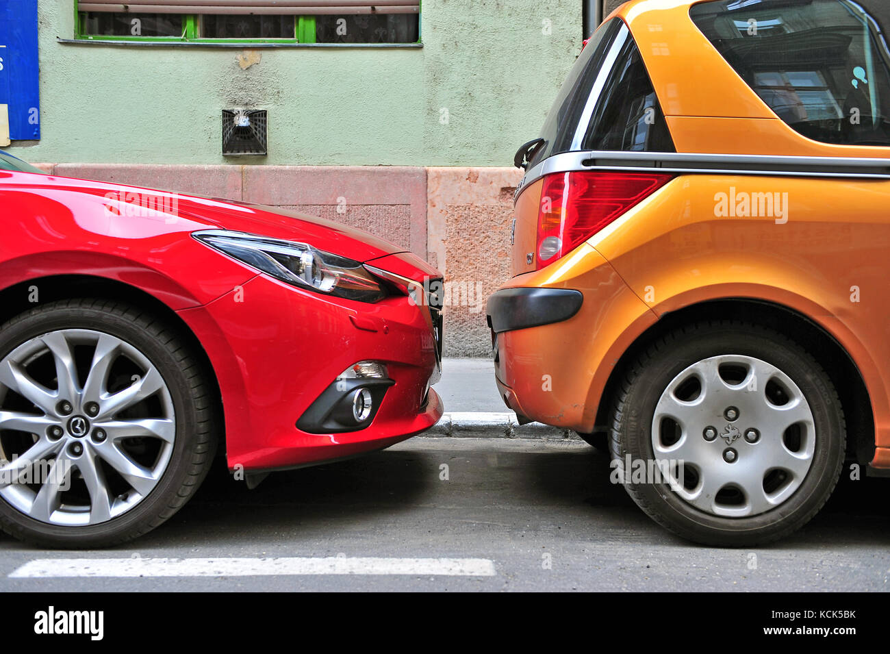 Two cars driveway hi-res stock photography and images - Alamy