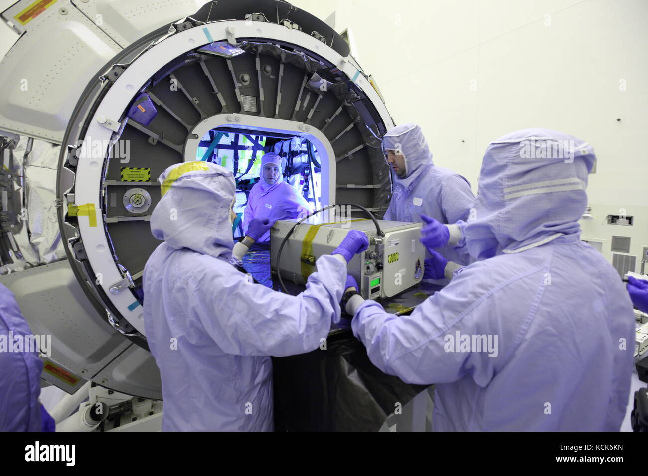 Orbital atk cygnus pressurized module hi-res stock photography and ...